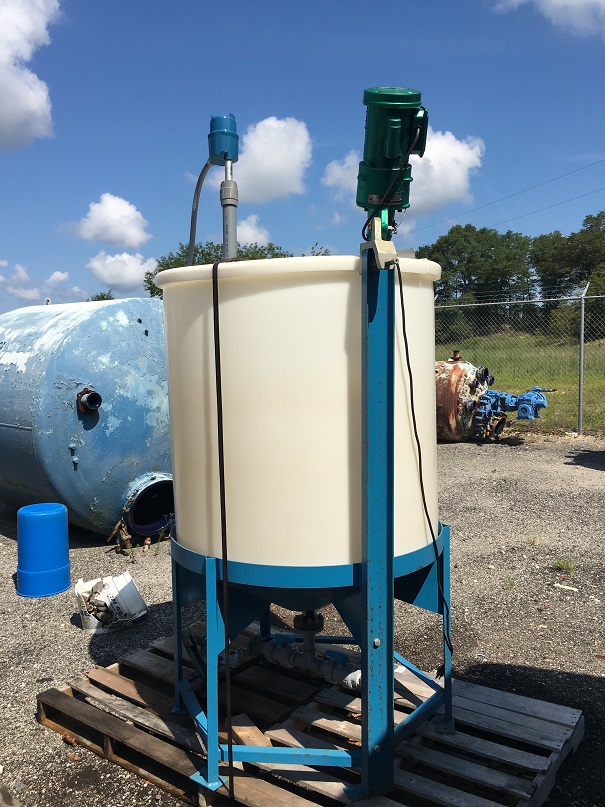Used Nalgene 250 gallon cone bottom poly tank | DHG Used Equipment